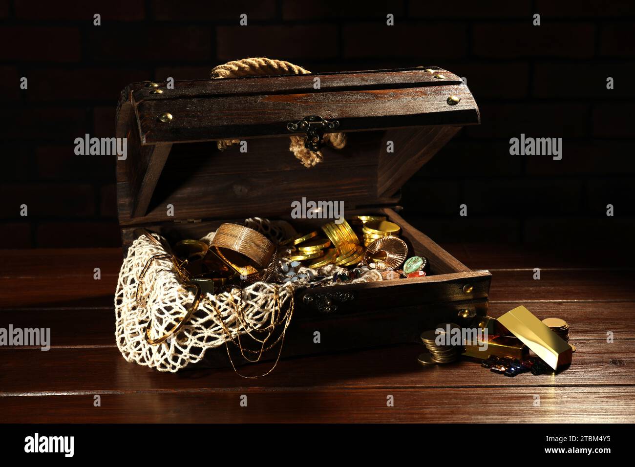 Gold bars jewellery hi-res stock photography and images - Alamy