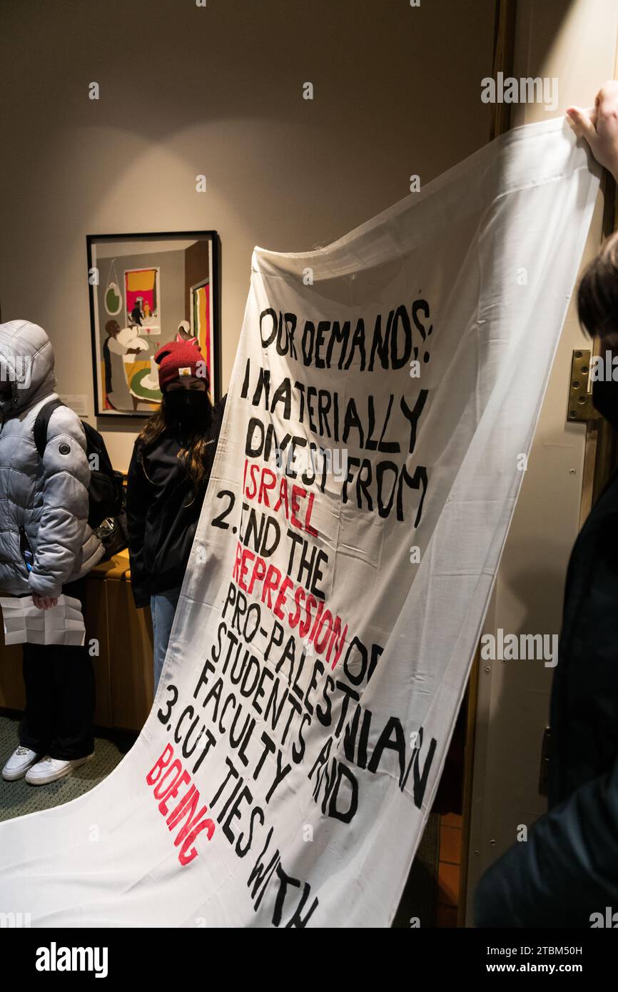 Resist friction hi-res stock photography and images - Alamy