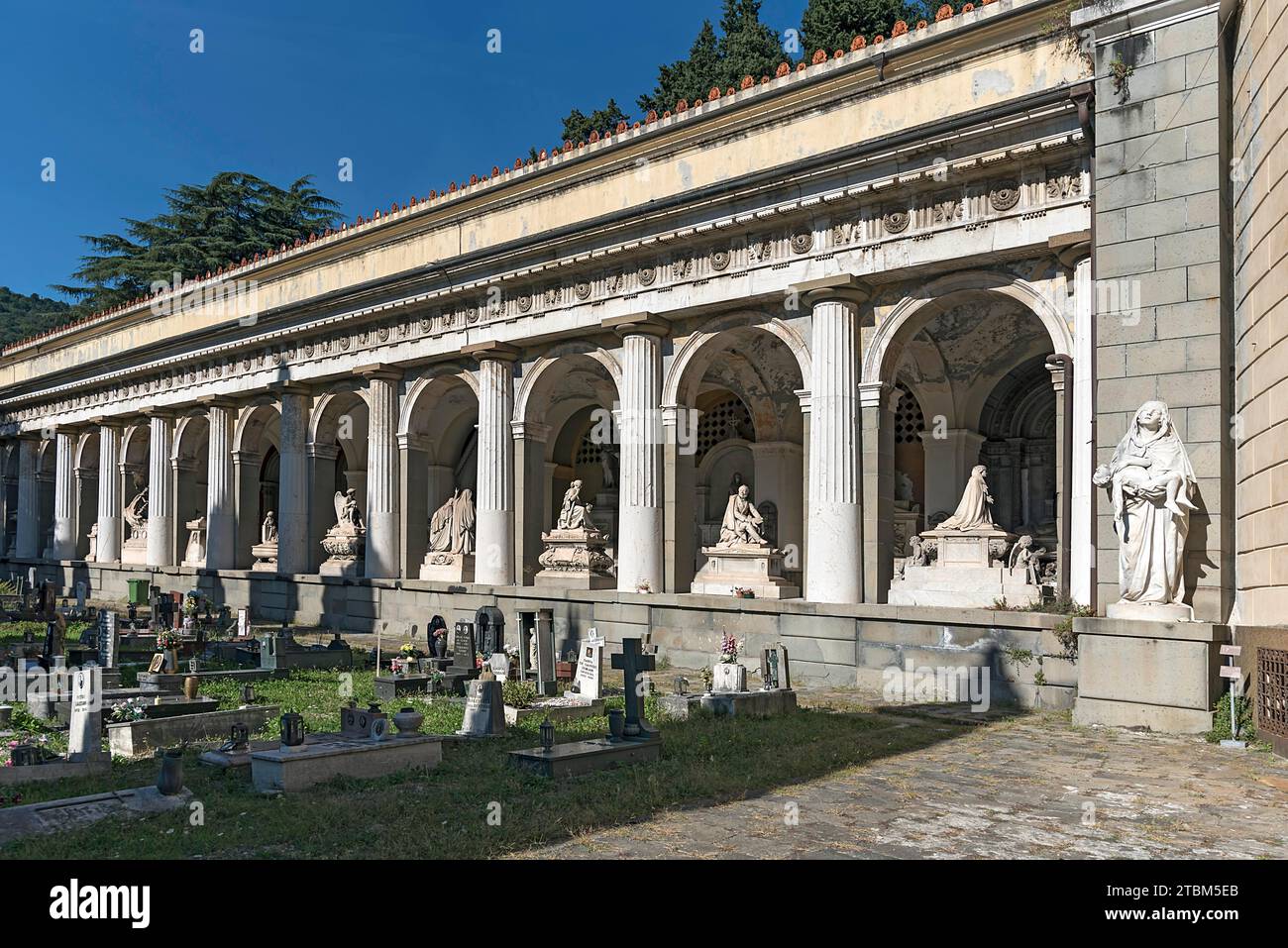 Mountain burial halls with sculptures on the graves, Monumental ...