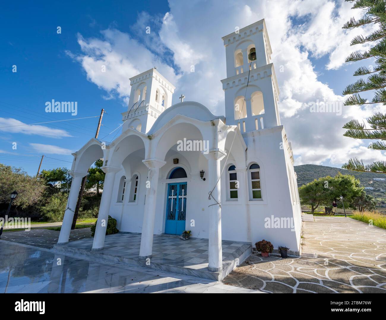 Church with two towers hi-res stock photography and images - Alamy
