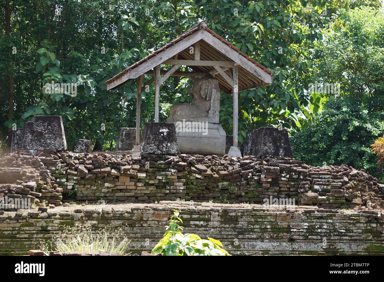 Gayatri Temple is the ruins of a Hindu temple located in Tulungagung ...