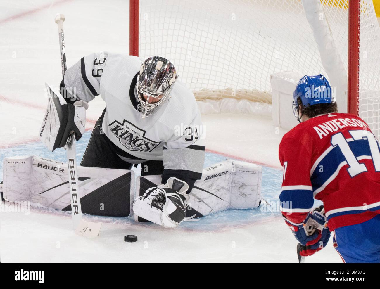 Los Angeles Kings goaltender Cam Talbot (39) makes a save against ...