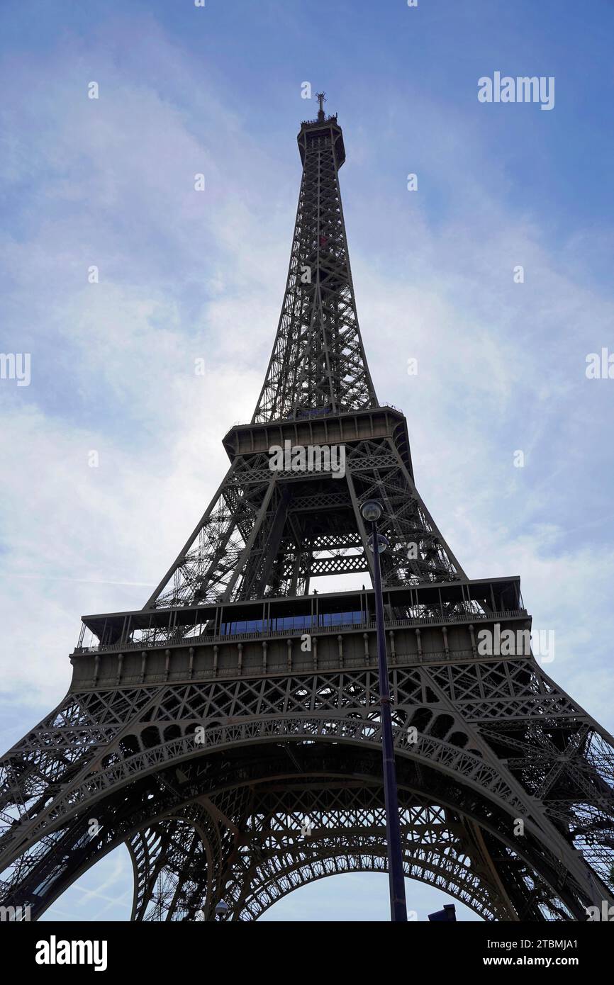 Jardin de la Tour Eiffel, Eiffel Tower, Paris, France Stock Photo - Alamy