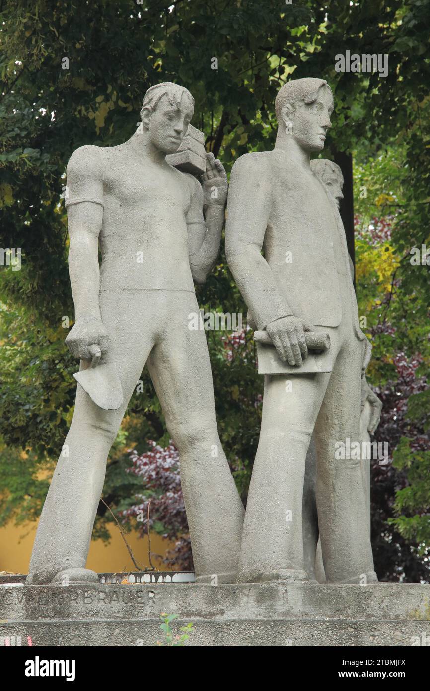 Sculpture construction worker monument by Carl Wilhelm Bierbauer 1924 ...