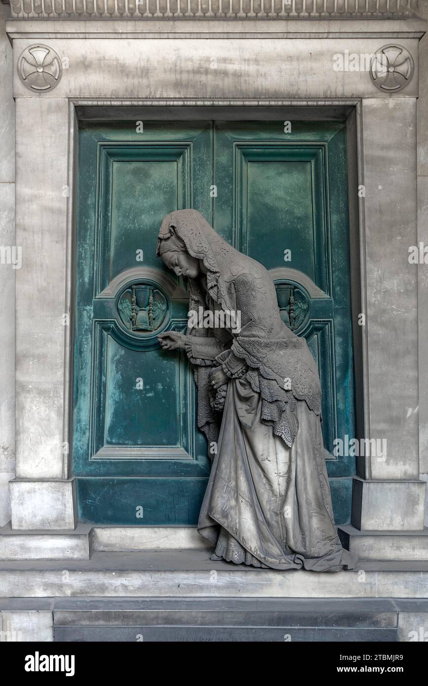 Sculpture of an old woman at a door with an hourglass, Monumental ...