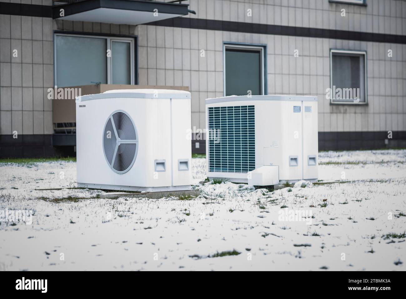 Heat pumps snow hi-res stock photography and images - Alamy