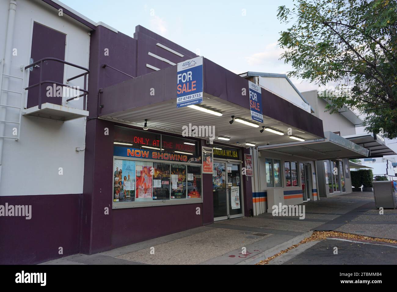 Commercial property for sale sign hi-res stock photography and images ...