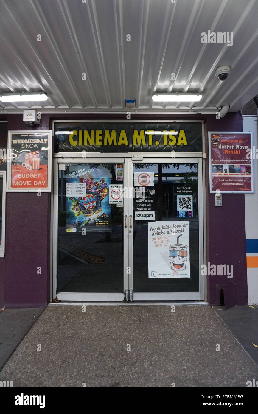 Cinema exterior entrance hi-res stock photography and images - Alamy