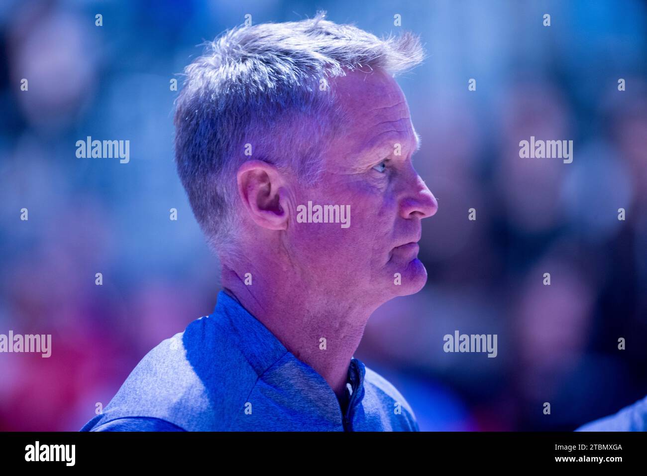 LOS ANGELES, CA - DECEMBER 02: Golden State Warriors head coach Steve ...