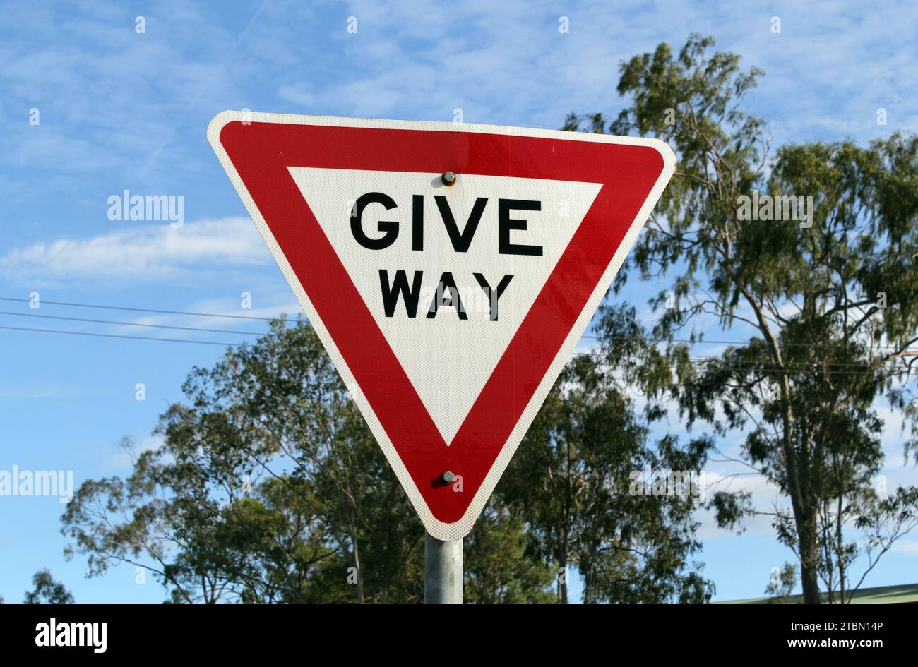 Give way road sign hi-res stock photography and images - Alamy