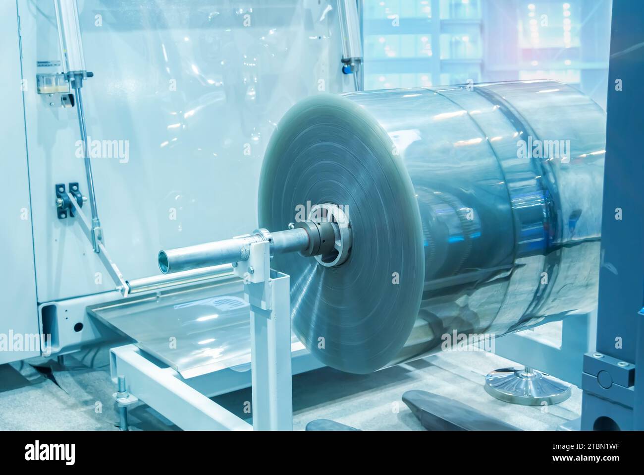 Laminating and rewinding kind of protective film machine with clamping ...