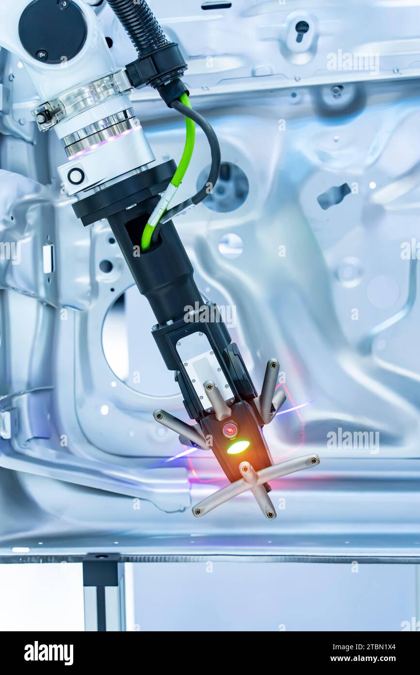 inspection dimension aluminum automotive parts Stock Photo - Alamy