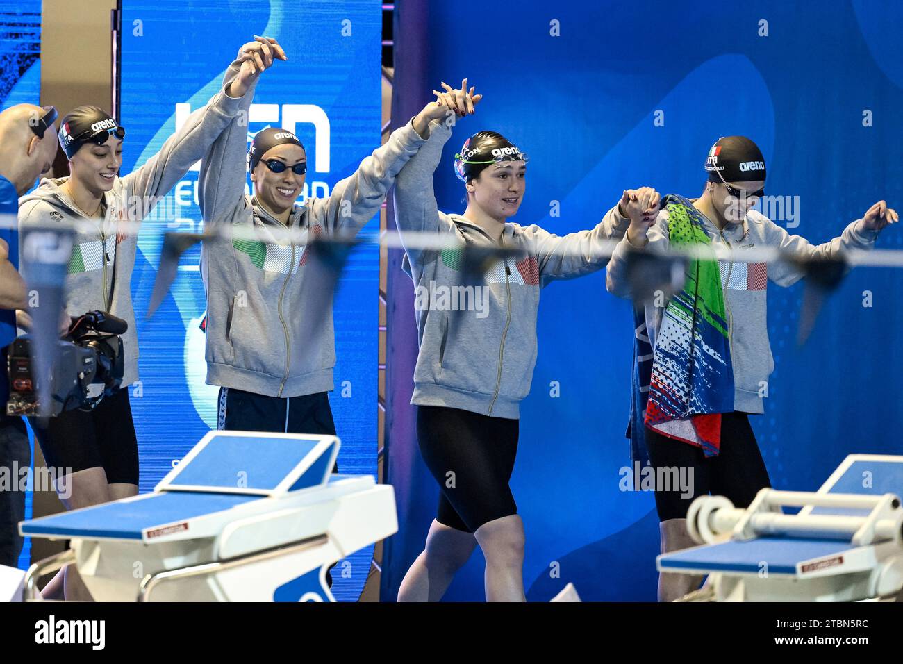 4x50m medley relay wo hi-res stock photography and images - Alamy