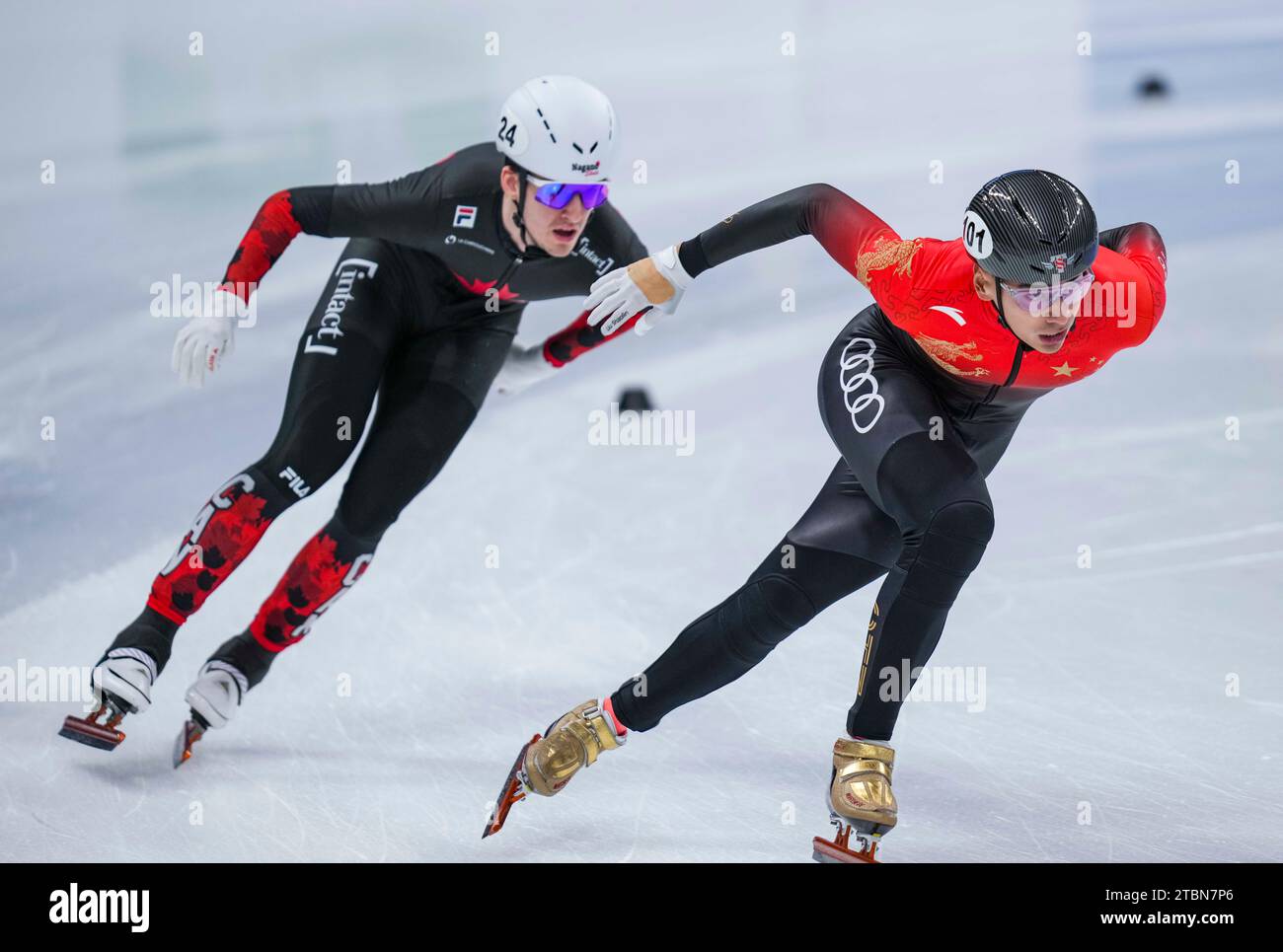 Beijing, China. 8th Dec, 2023. Liu Shaolin (R) of China competes during ...