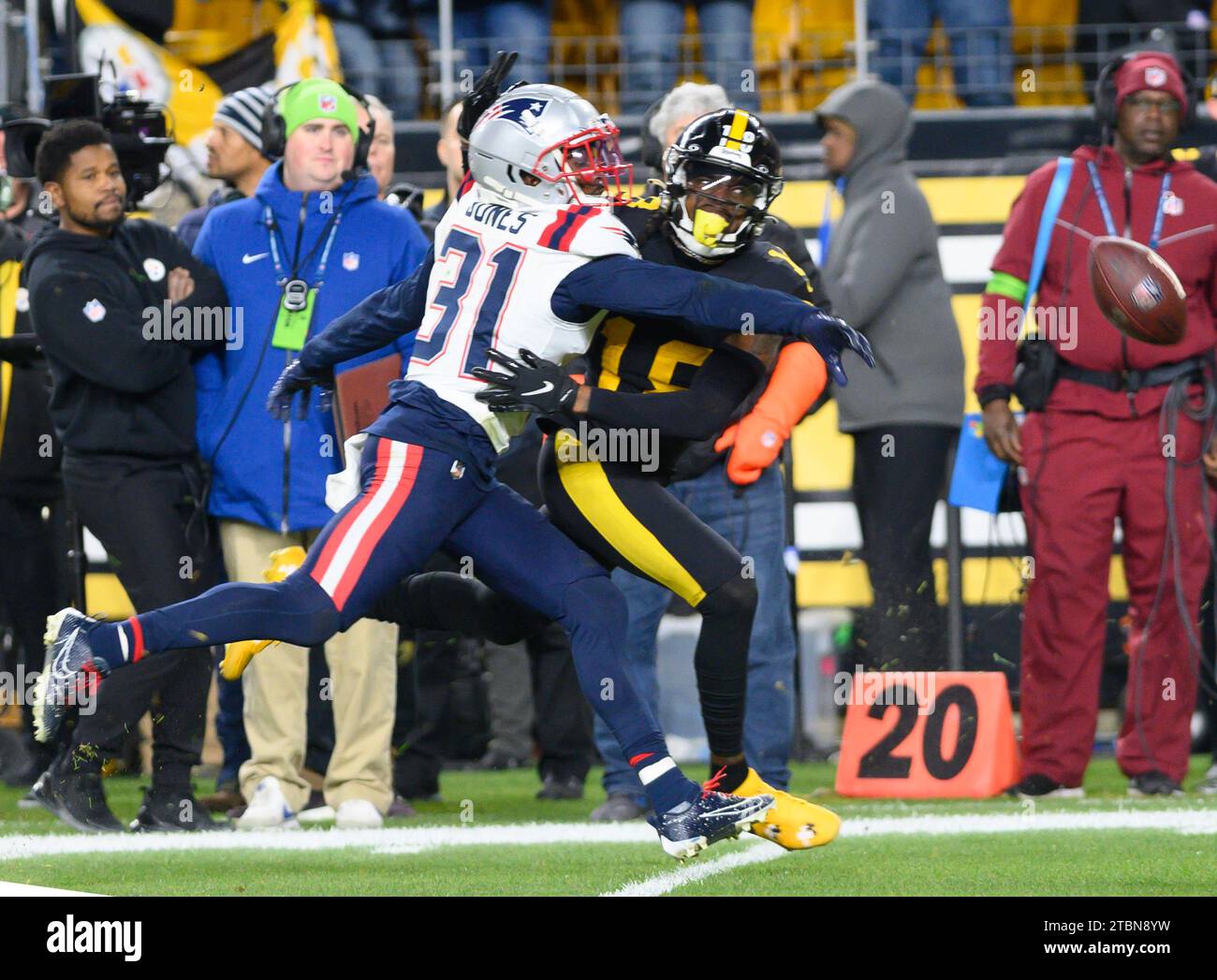 Pittsburgh, United States. 07th Dec, 2023. Pittsburgh Steelers wide ...