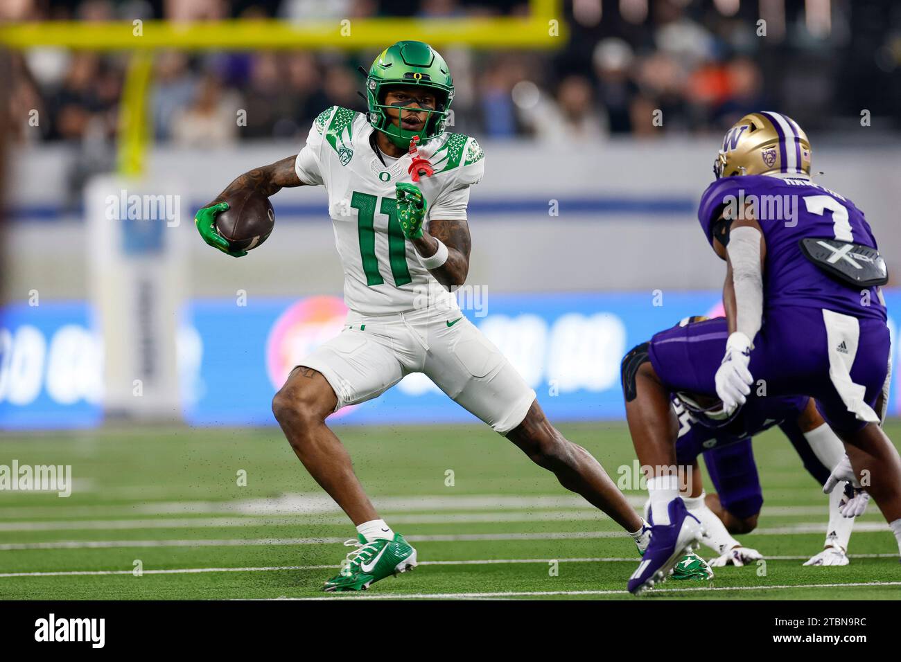 Oregon Ducks wide receiver Troy Franklin (11) runs with the ball in the ...