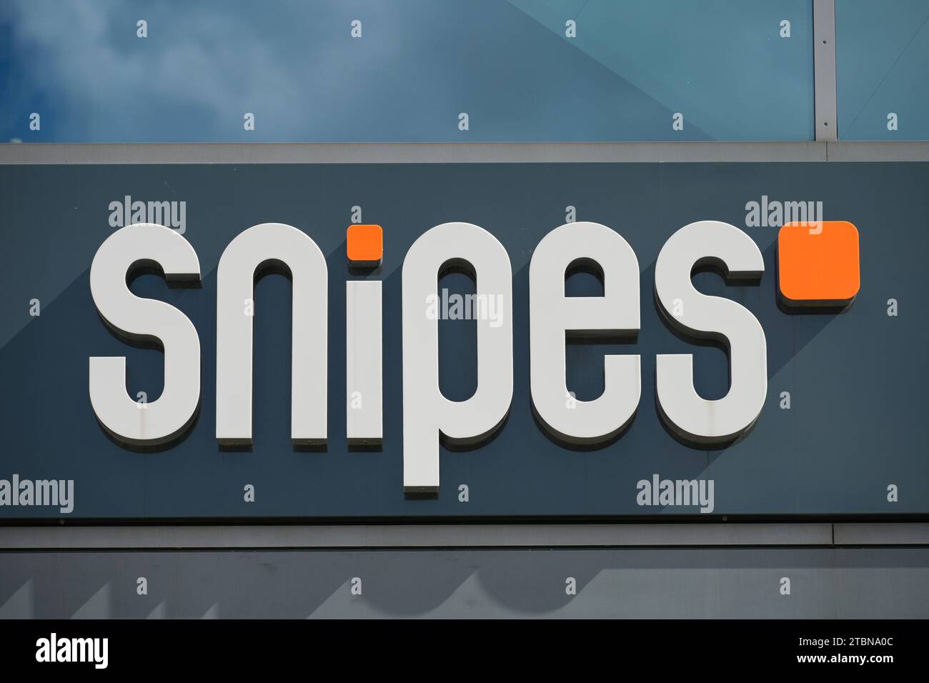 Snipes logo hi-res stock photography and images - Alamy
