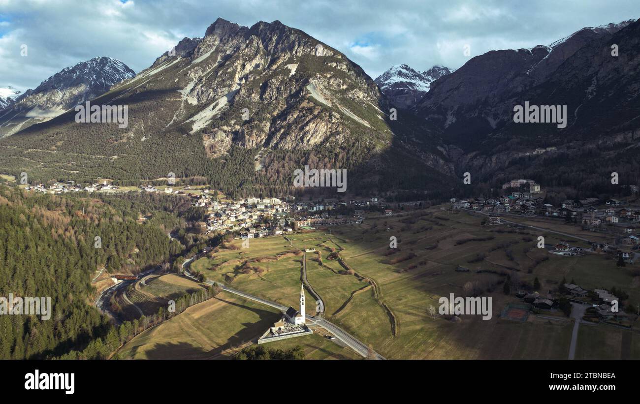 Italian village under the sun hi-res stock photography and images - Alamy