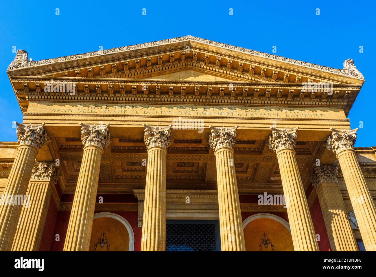 Teatro Massimo Vittorio Emanuele opera house - Palermo, Italy Stock ...