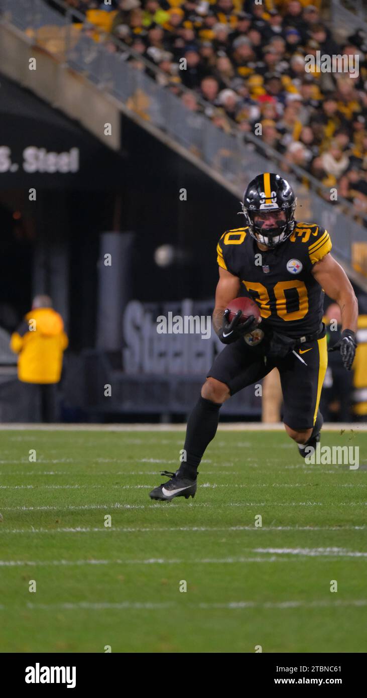 Pittsburgh, PA, USA. 07th Dec, 2023. Jaylen Warren #30 during the ...