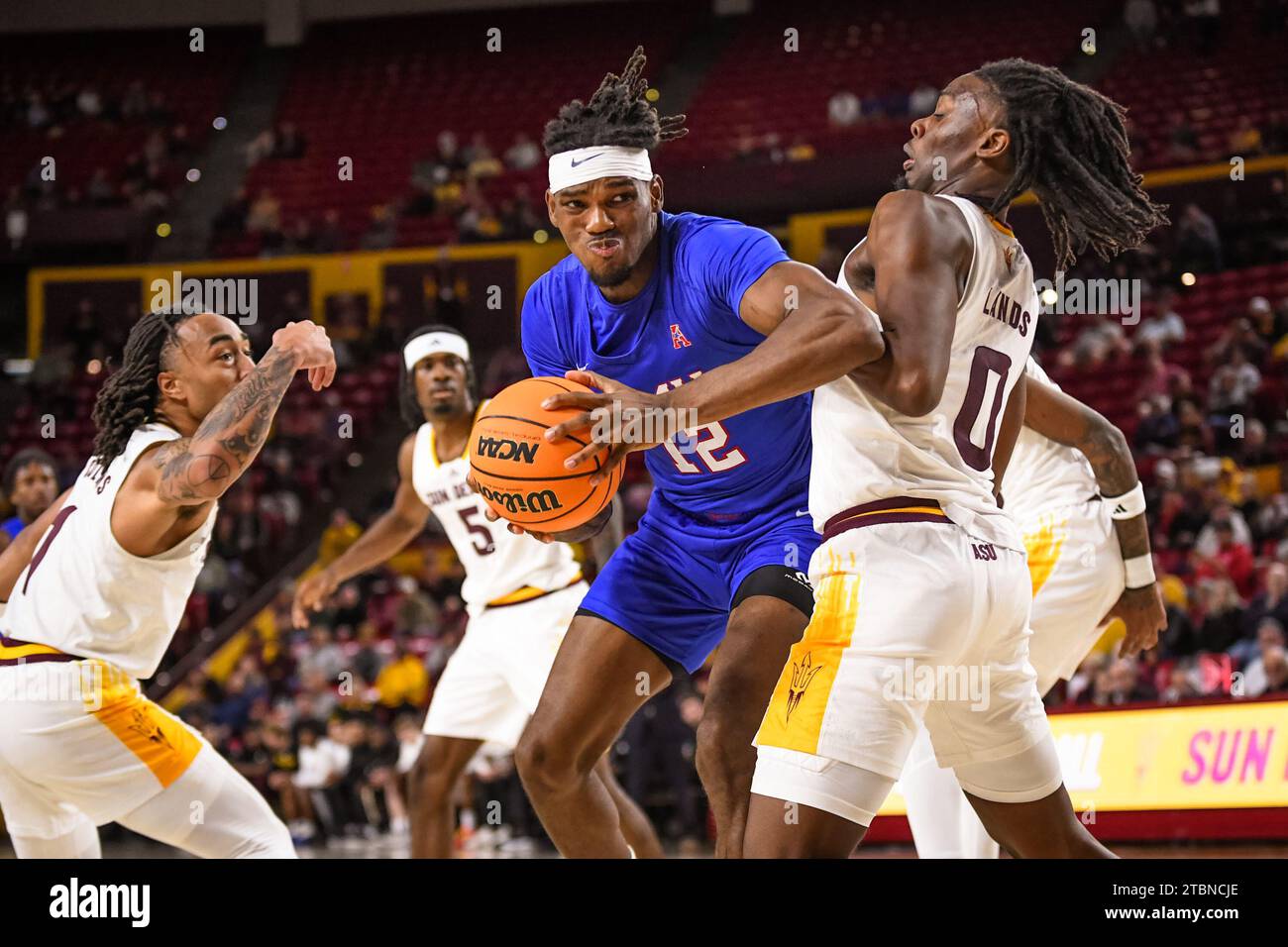 Southern methodist basketball hi-res stock photography and images - Alamy