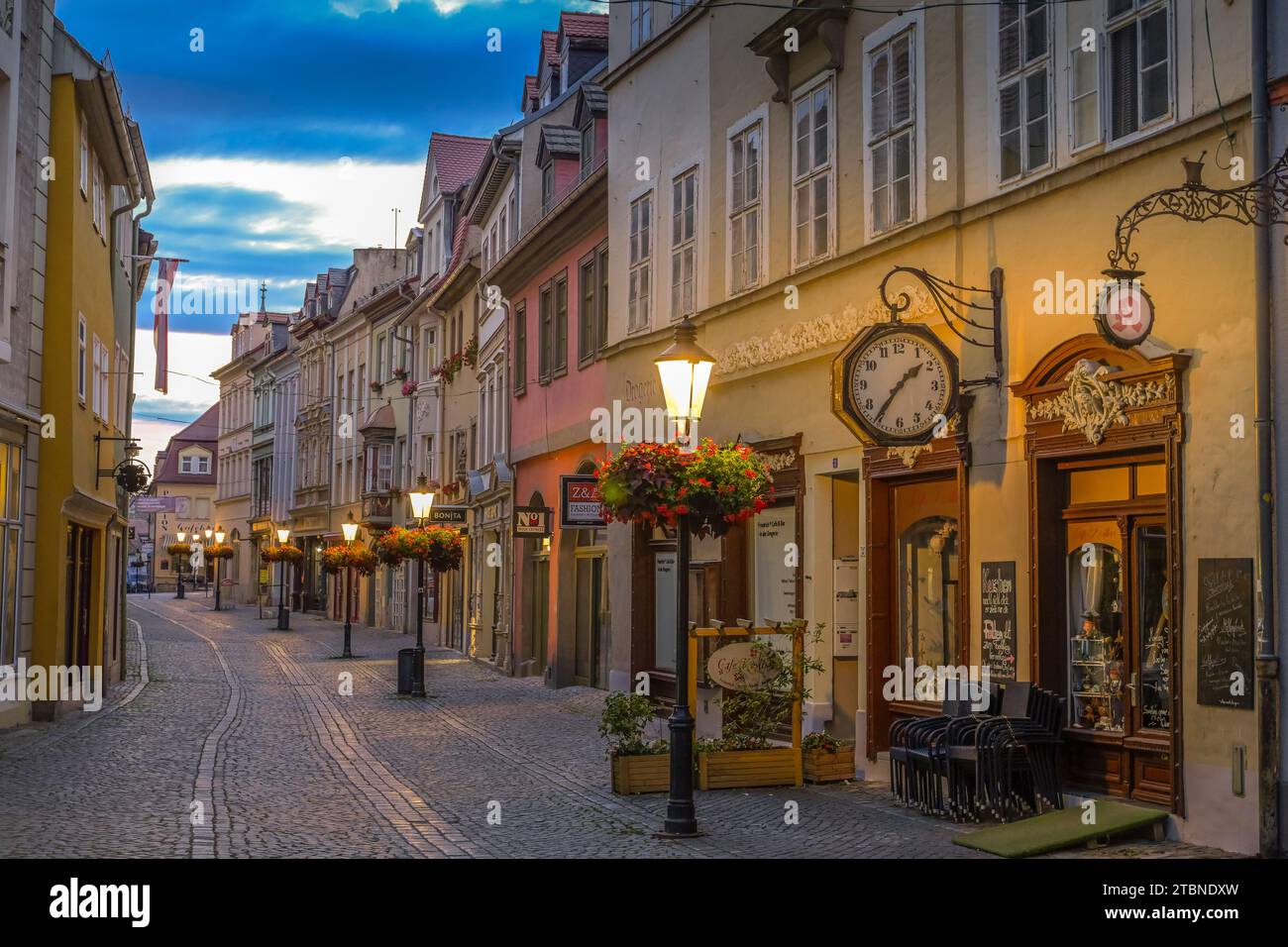Abendliche Straßenszene, Fußgängerzone, Herrenstraße, Altstadt ...