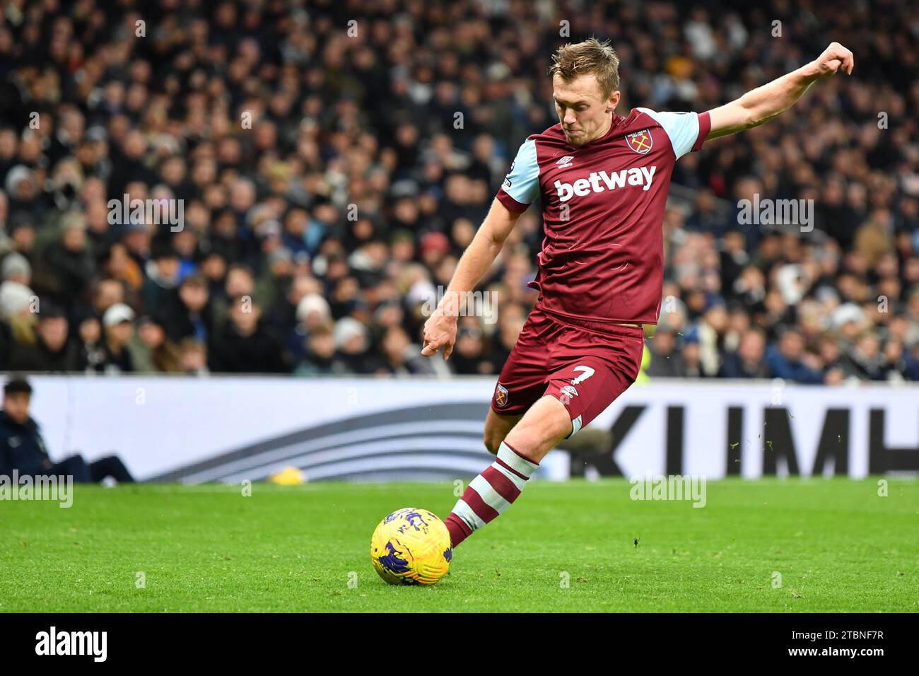 James ward prowse west ham hi-res stock photography and images - Alamy
