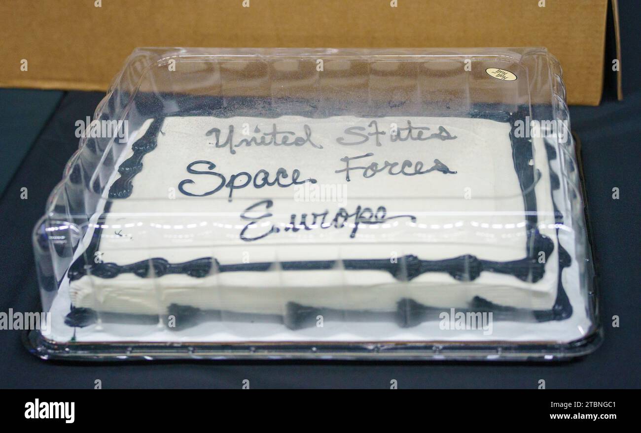 Ramstein Miesenbach, Germany. 08th Dec, 2023. A cake labeled "United ...