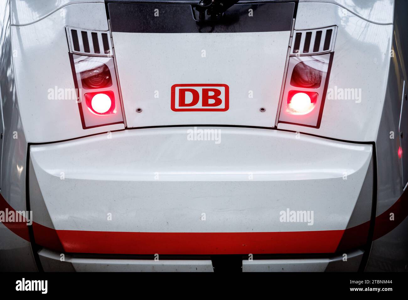 Munich, Germany. 08th Dec, 2023. Red tail lights can be seen on an ICE ...