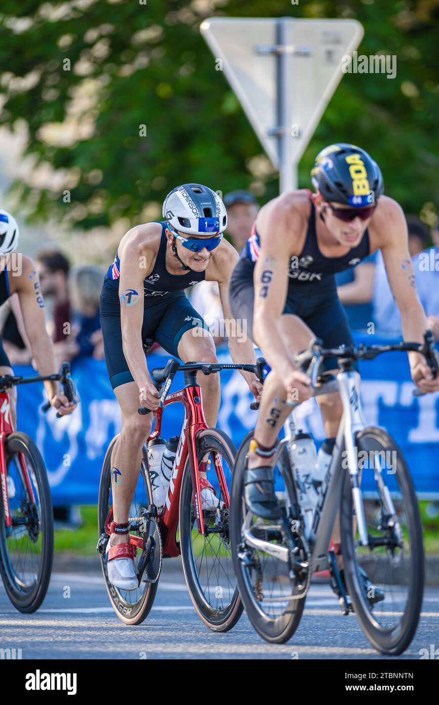 Alex Yee participating in Pontevedra in the 2023 World Triathlon ...