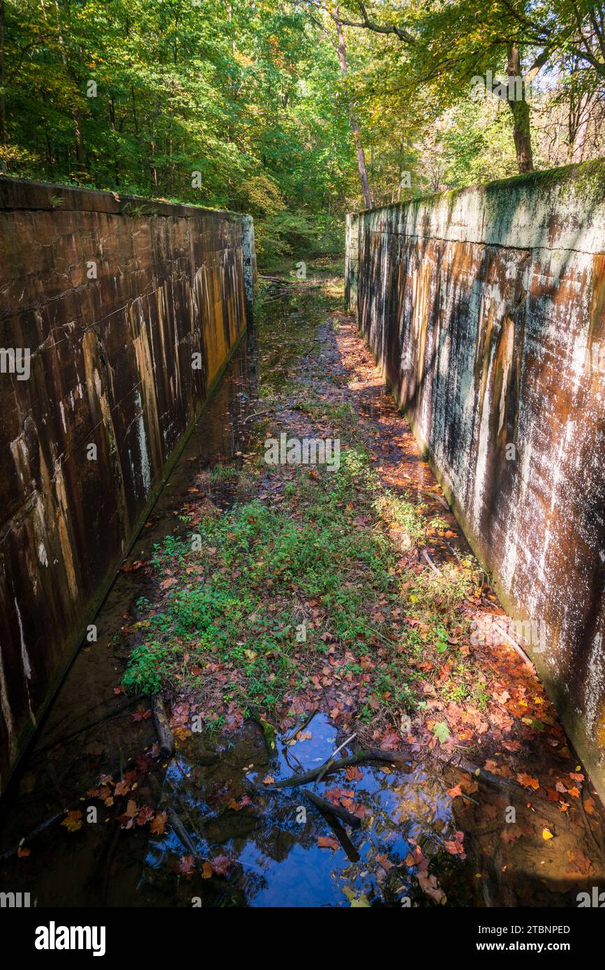 Viaduct and Lock at Cuyahoga Valley National Park, Ohio Stock Photo - Alamy