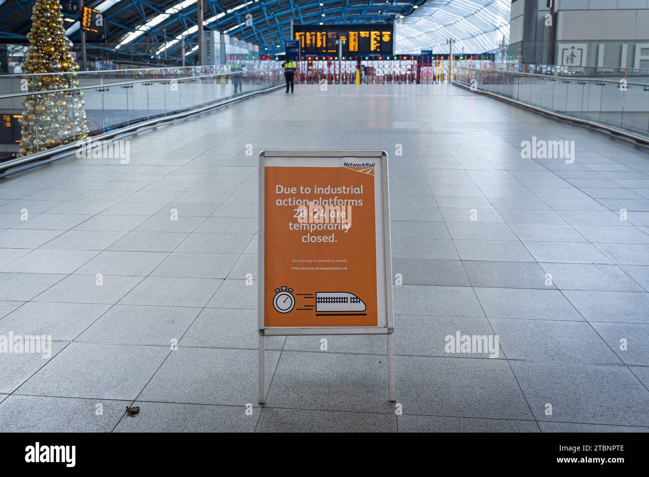 Uk platforms limited hi-res stock photography and images - Alamy