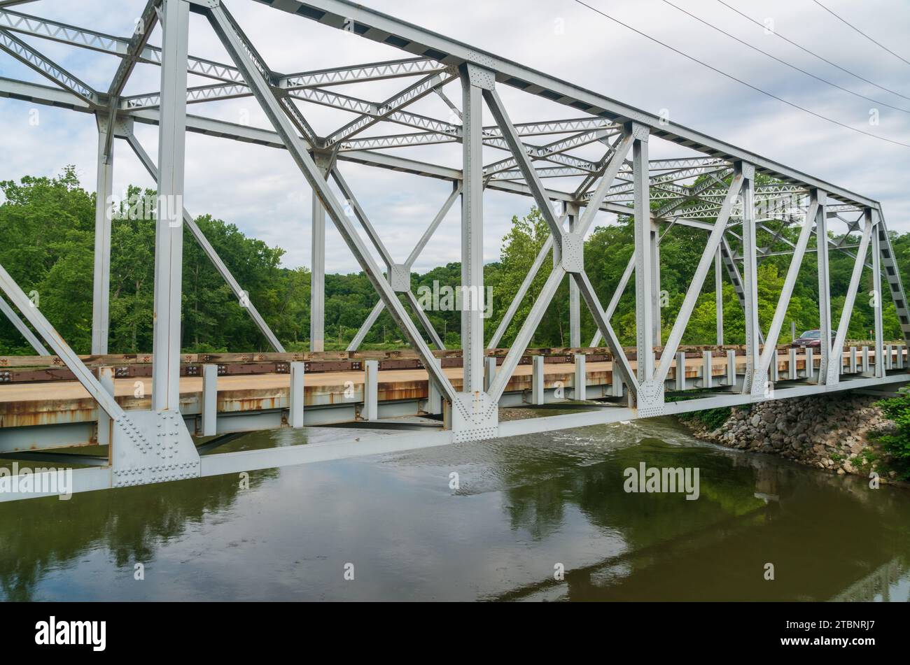 Park trails with footbridge access hi-res stock photography and images ...