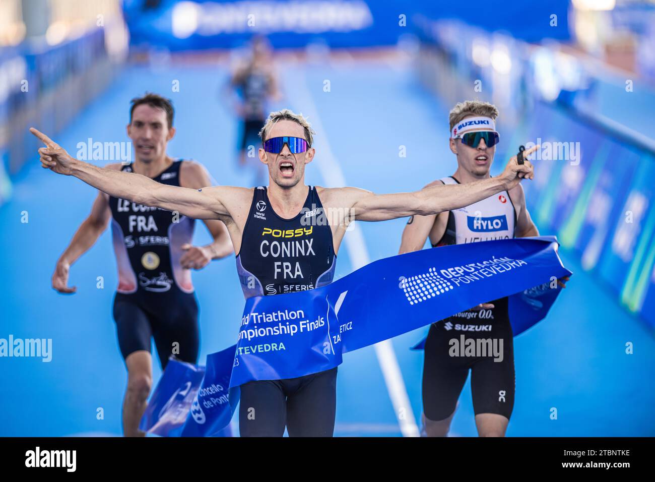 Dorian Coninx winning in Pontevedra in the 2023 World Triathlon ...