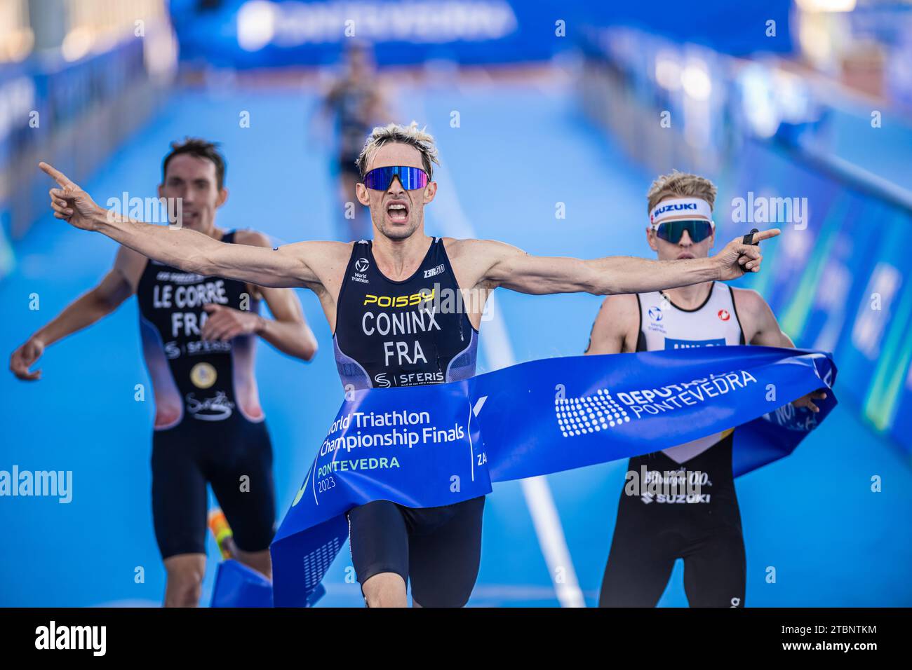 Dorian Coninx winning in Pontevedra in the 2023 World Triathlon ...