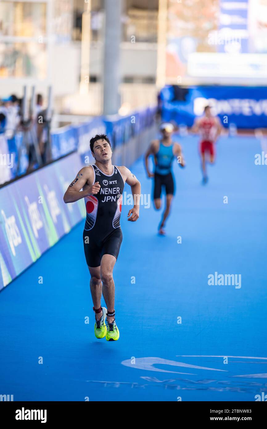 Kenji Nener participating in Pontevedra in the 2023 World Triathlon ...
