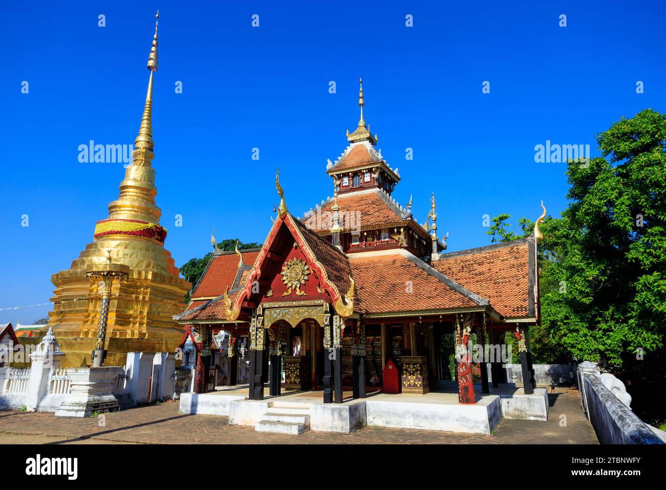 Wat pong sanuk nua hi-res stock photography and images - Alamy