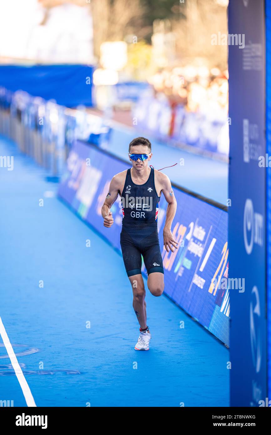 Alex Yee participating in Pontevedra in the 2023 World Triathlon ...