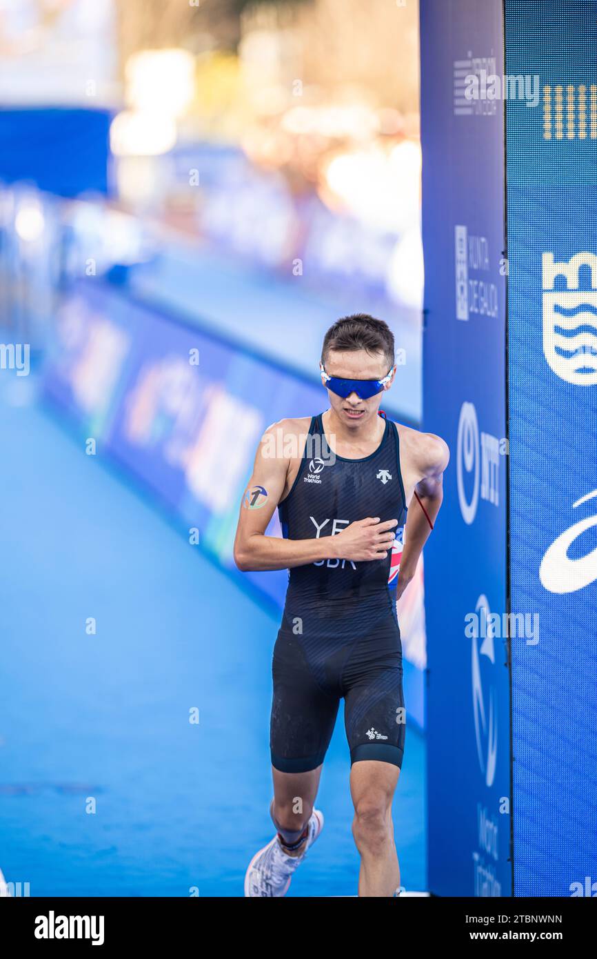 Alex Yee participating in Pontevedra in the 2023 World Triathlon ...