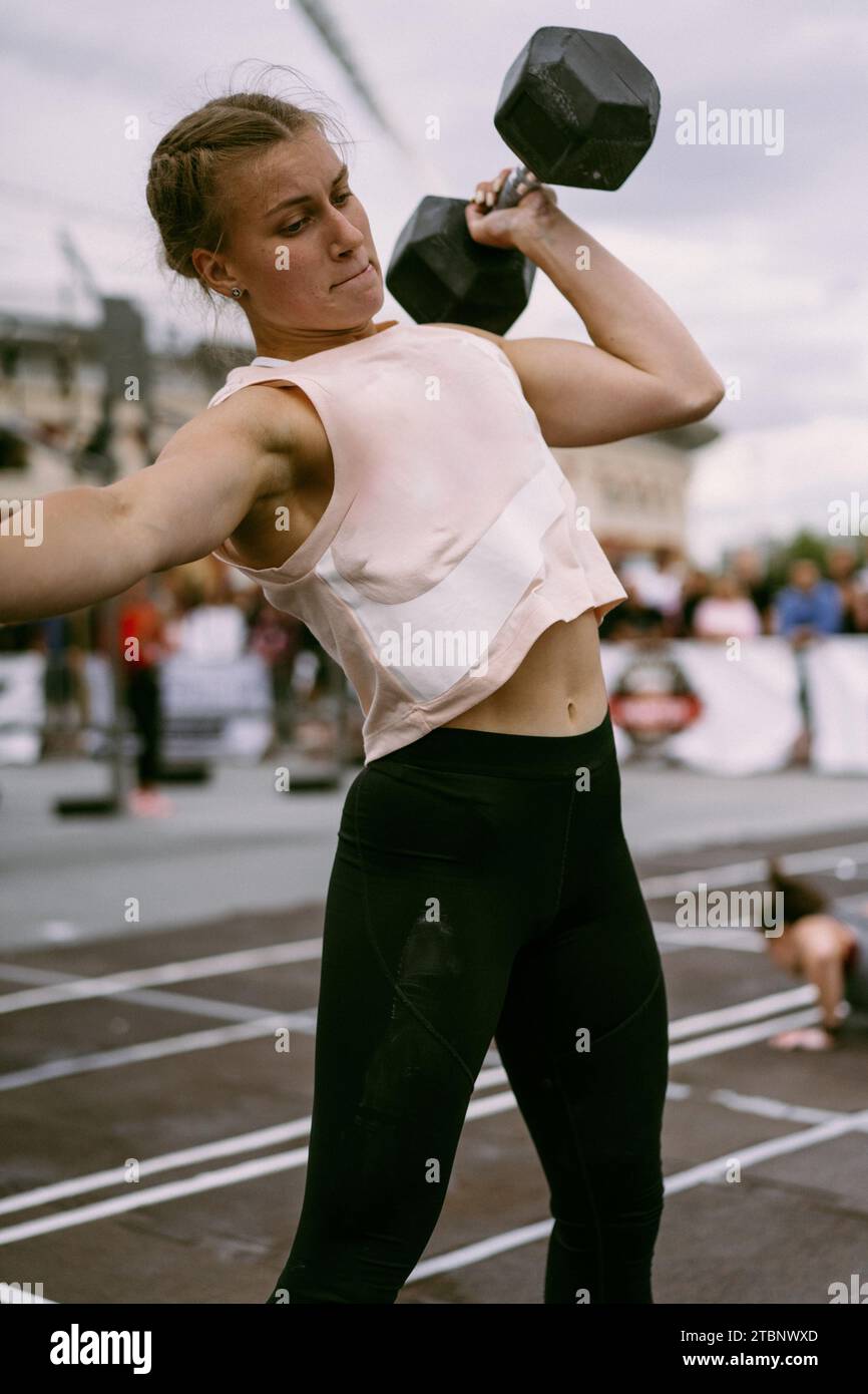 Female bodybuilding competition hi-res stock photography and images - Alamy