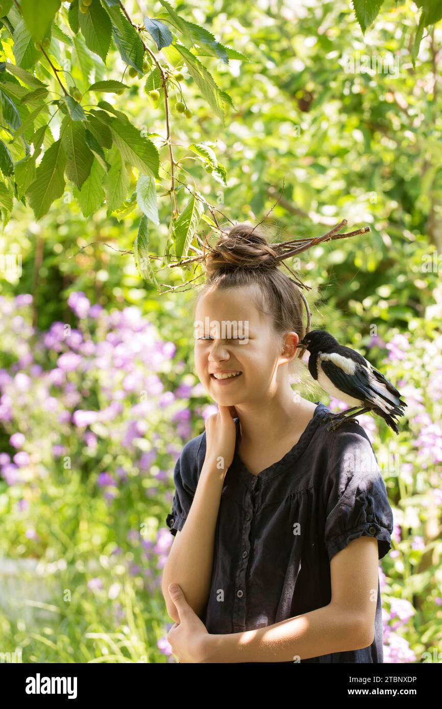 Magpie head hi-res stock photography and images - Alamy