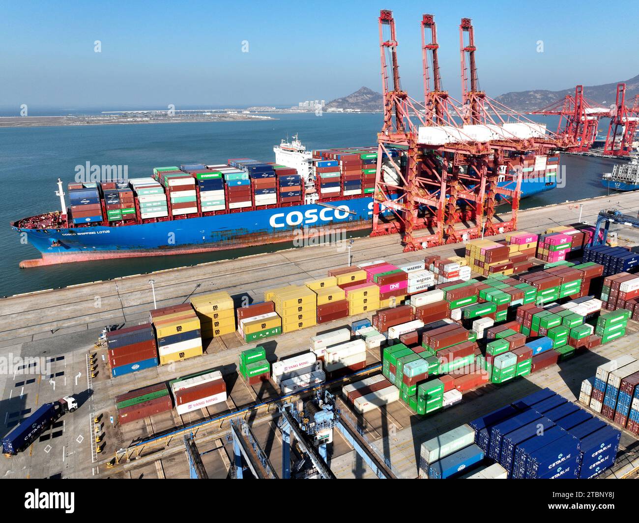 LIANYUNGANG, CHINA - DECEMBER 8, 2023 - The COSCO Shipping container ...