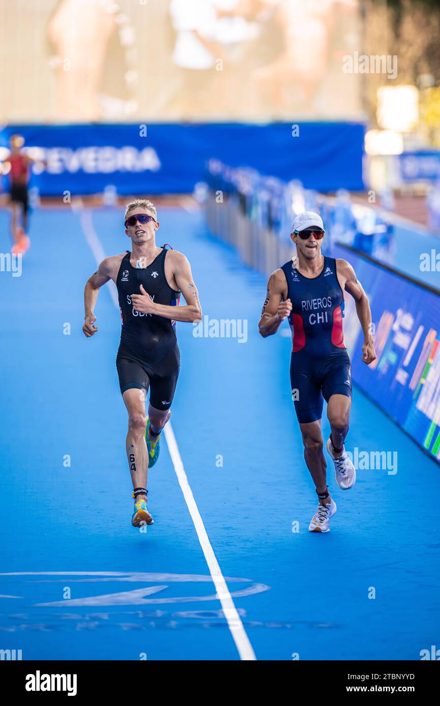Max Stapley participating in Pontevedra in the 2023 World Triathlon ...