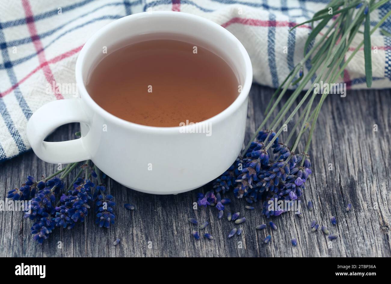 Lavender tea hi-res stock photography and images - Alamy
