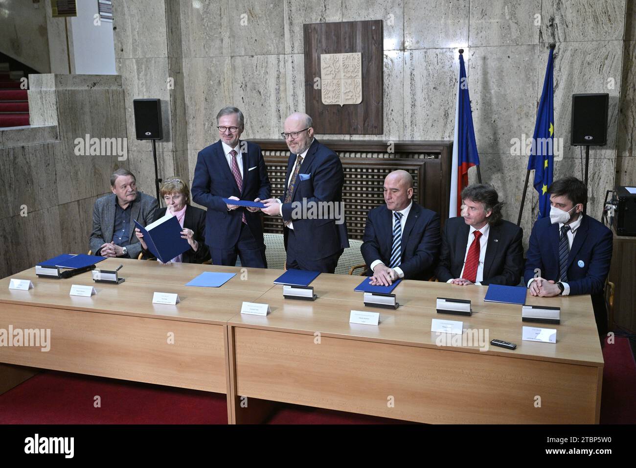 Press conference on signing agreement between Health Ministry, General ...