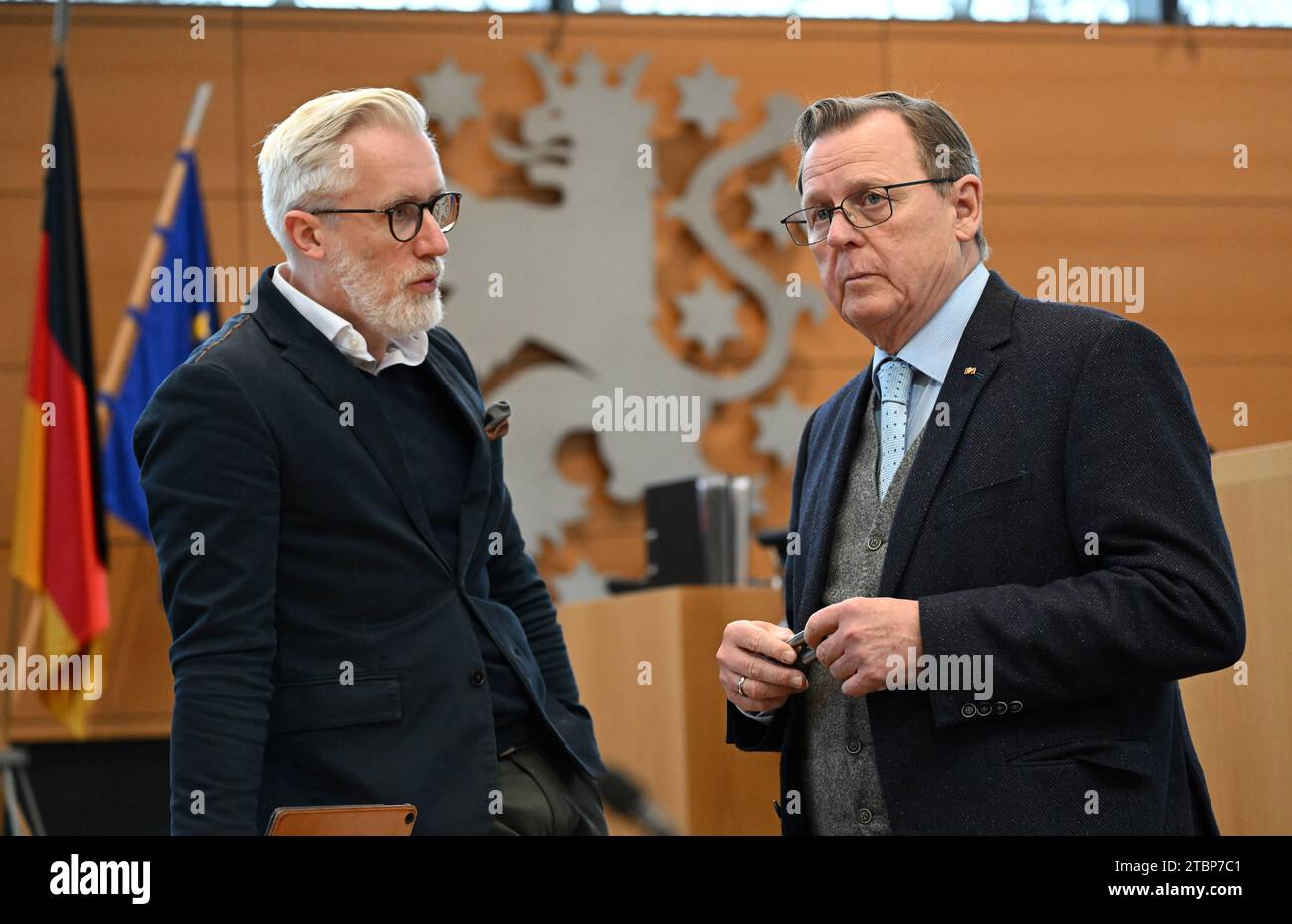 Erfurt, Germany. 08th Dec, 2023. Bodo Ramelow (right, Die Linke ...