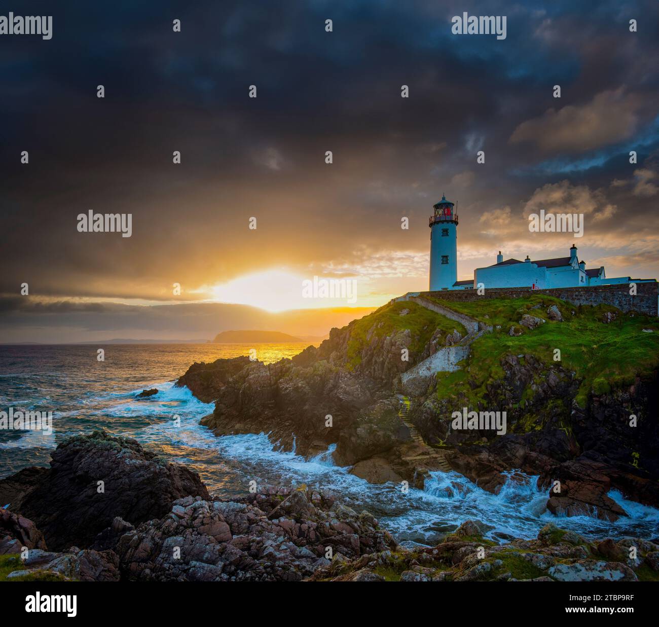 Sunrise at Fanad Lighthouse, Fanad Head, County Donegal, Ireland Stock ...