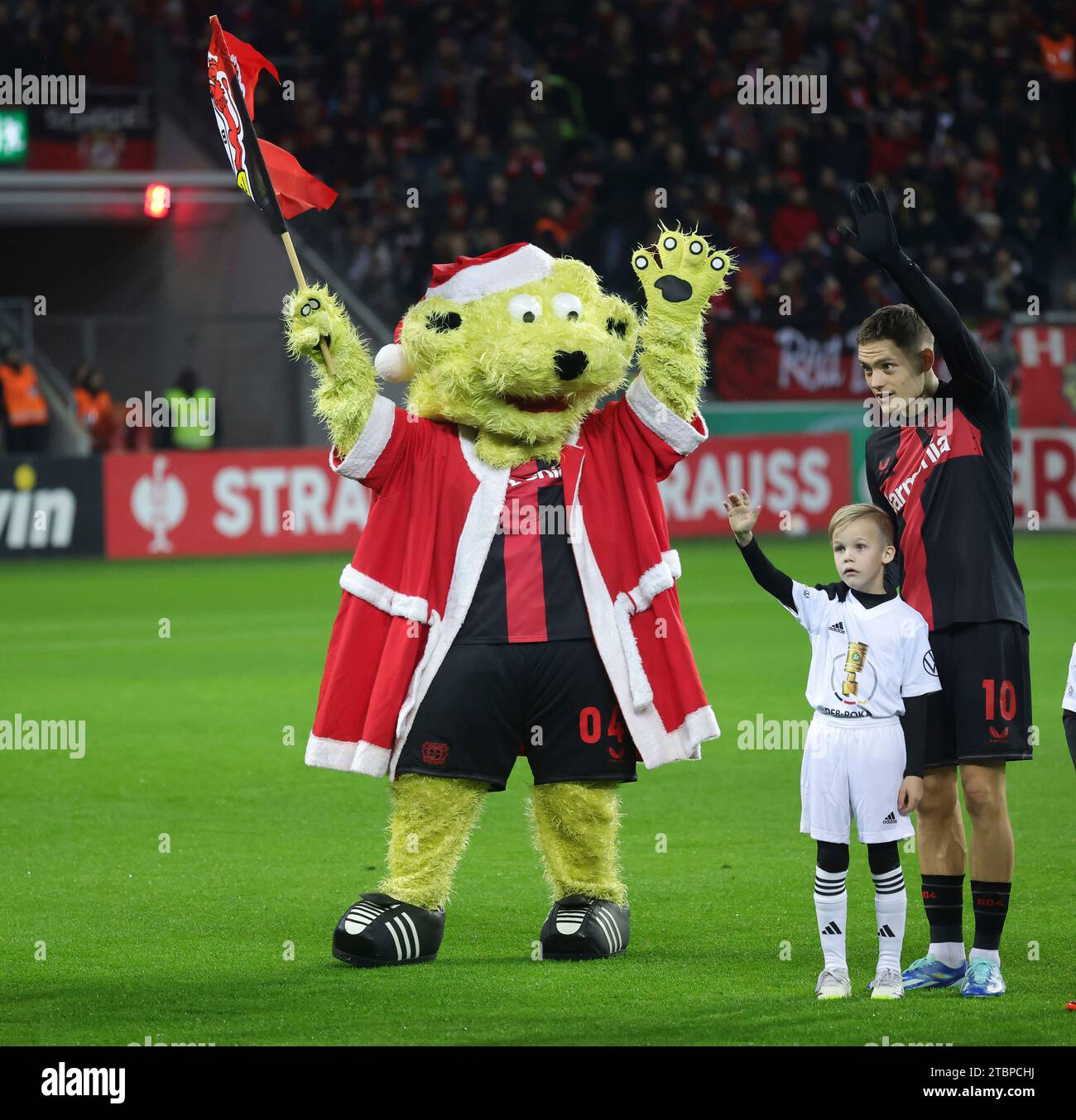 Leverkusen, Deutschland. 06th Dec, 2023. firo: 06.12.2023, football ...