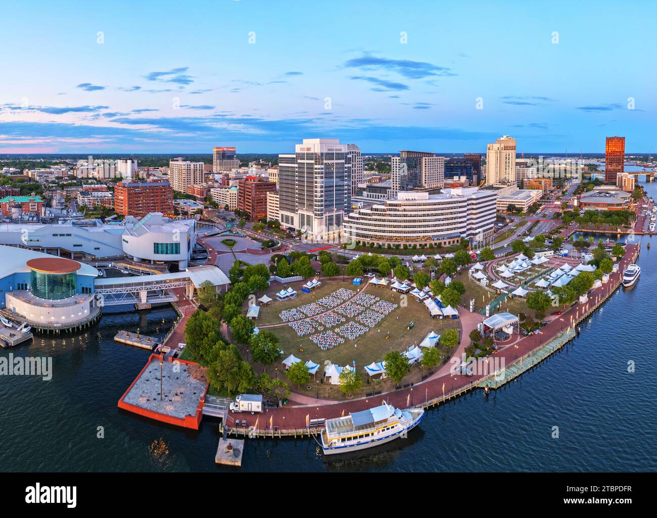 Norfolk virginia skyline hi-res stock photography and images - Alamy