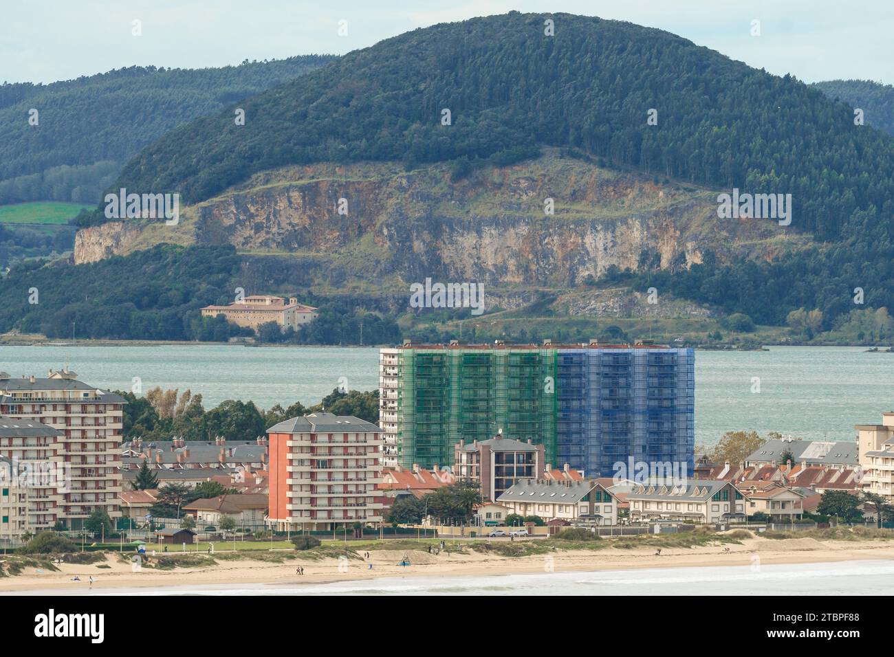 Rastrillar la playa hi-res stock photography and images - Alamy